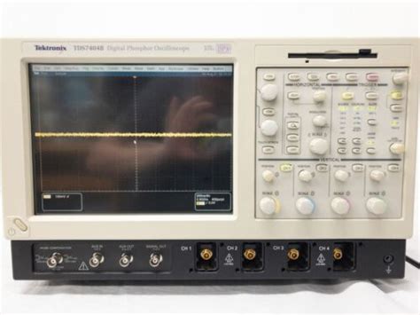Tektronix Tds7404b 4ghz 4ch 20gs S 32m Digital Oscilloscope Ebay