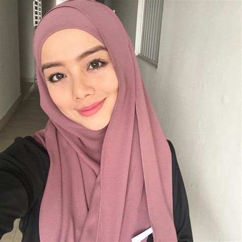 Mira Filzah Scrolller