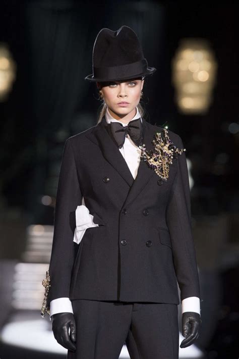 Pictures Of Melanie Hill