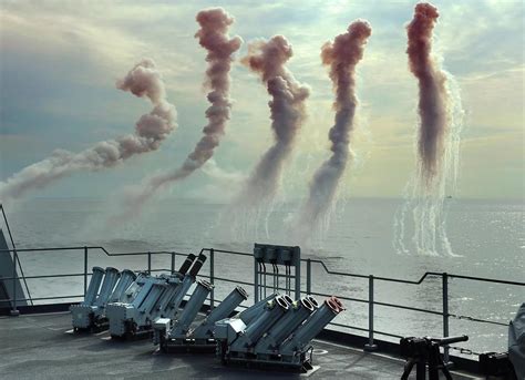 Mk 245 Infra Red Decoy Round Hms Bulwark 2007 1800 X 1303 R