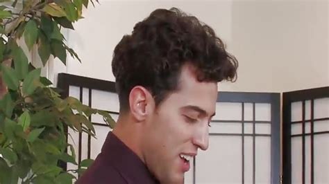 Kantoorslet Gaat Vreemd Op Het Werk Porn Com