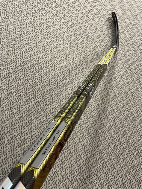 2 Pack Ccm As V Pro 50 Flex P28 Curve Right Hand Sticks Sidelineswap