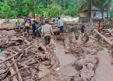 Telan 25 Korban Jiwa 220 Ton Beras Disalurkan Untuk Warga Terdampak