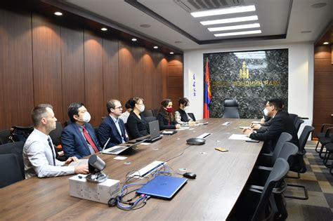 “Ирээдүйд чиглэсэн эрүүл мэндийн стратегийн хэлэлцүүлэг өөрчлөлтийн хөтөлбөр боловсруулах нь