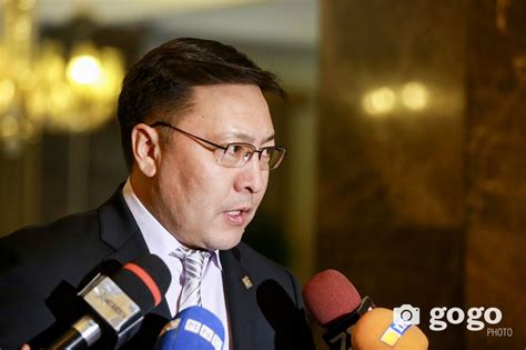 Ж Батзандан Би Б Хурцаас уучлалт гуйхгүй