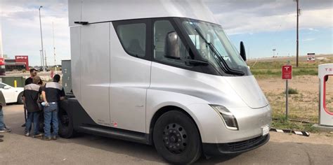 Tesla Semi Drives Through Colorado Engineers Talk About Range Cameras