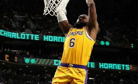 Nba太疯狂！米切尔轰71分，克莱54分，詹姆斯领衔多人爆砍40