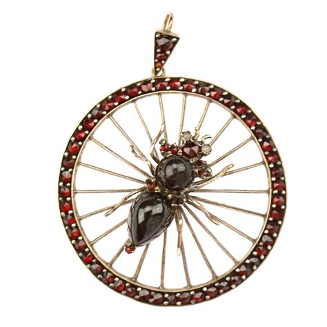 Garnet Pendant Spider