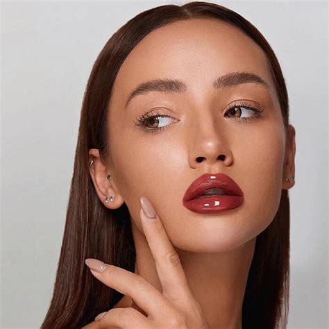 Atriyat Ashkan تینت لب شیگلم رنگ Level Up