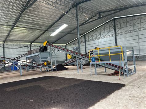 អ្នកឧកញ៉ា សួរ វីរៈ បង្កើតរោងចក្រជីកសិកម្ម អាចផលិតបាន ២០០តោនក្នុងមួយថ្ងៃ លក់តម្លៃក្រោមទីផ្សារ