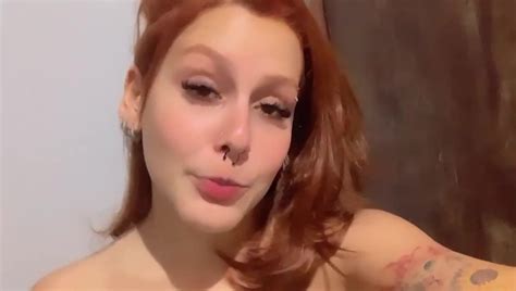 Young Girl Masturbating Her Pussy And Giving It Without A Condom In The