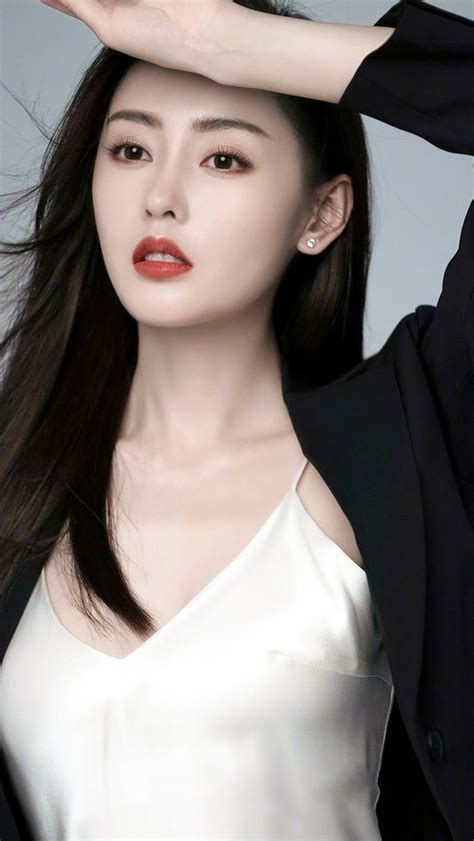 Crystal Zhangs Instagram Twitter And Facebook On Idcrawl