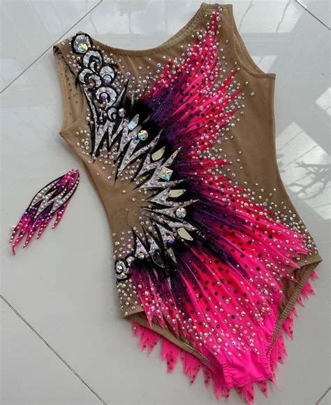 Пин на доске Идеи Купальников Красный купальник Танцевальные наряды