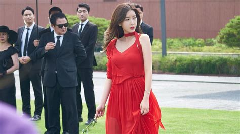 بنت كيوته اهلها بيجبروها تسافر وبيخدو فلوسها ولما بترجع بيدخلوها السجن