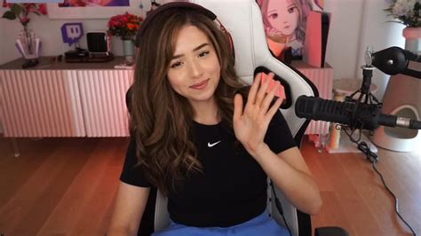 Its Not Even A Room Pokimane Reveals Her Fake Streaming Room The Sportsrush