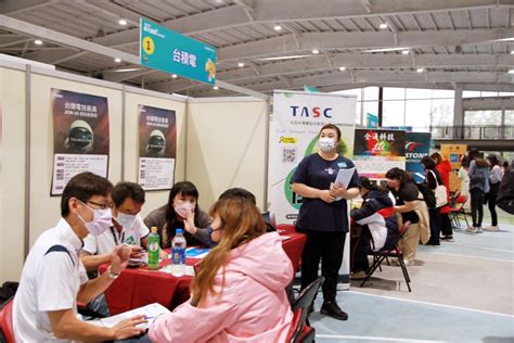 桃竹苗分署x元培醫事科大 校園就博會徵才廠商逾70家釋出2910個職缺