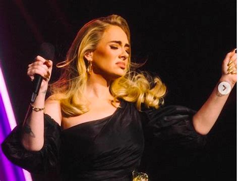Adele Revela Que Precisou Fazer Terapia 5 Vezes Ao Dia Logo Após