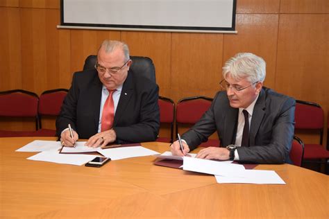 УНСС Меморандум за сътрудничество и договор за съвместна дейност между УНСС и Патентното