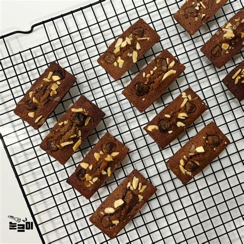 아몬드가 듬뿍 올라간 초코휘낭시에 만들기