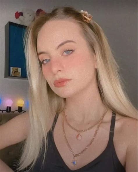 Cemre Solmaz Takip Ederek Al