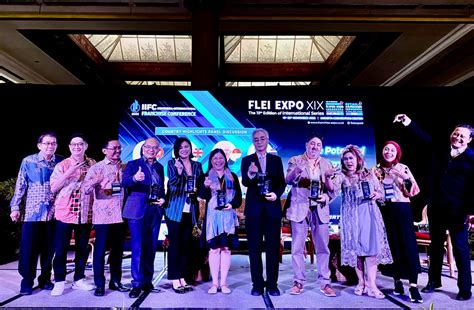 擁有 linkedin 檔案的 尤飞云：honored to share a panel with the best franchise