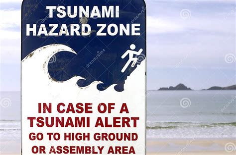 Muestra De La Ruta De La Evacuación Del Tsunami Imagen Editorial