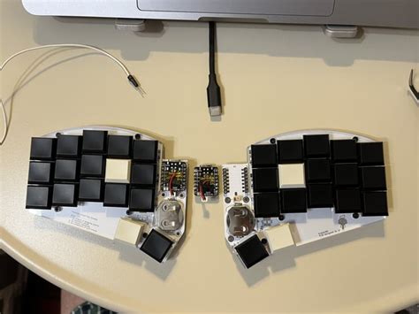 Kretsträd A Seeeduino Xiao Ble Based 34 Keys Split Keyboard Running Kretsträd A Seeeduino Xiao Ble Based 34 Keys Split Keyboard Running