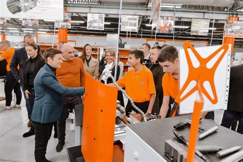 Photo Gallery Dual Education