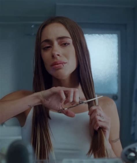 Tini Stoessel Lanzó Un Mechón De Pelo El Esperado Disco En El Que Habla De Desamor Salud