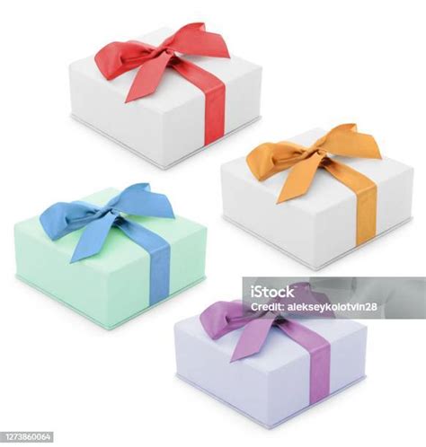 리본이 있는 기프트 박스 다양한 컬러 선물 세트 흰색 배경에 고립 된 놀라움 0명에 대한 스톡 사진 및 기타 이미지 0명 개념 겨울 Istock