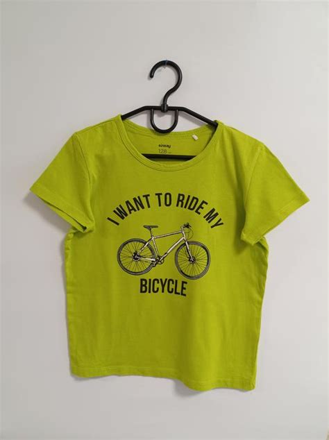 Футбока яскрава — ціна 85 грн у каталозі Футболки Купити дитячі речі за доступною ціною на Шафі