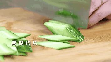 皮蛋黄瓜汤饭前来一口保证让你胃口大开