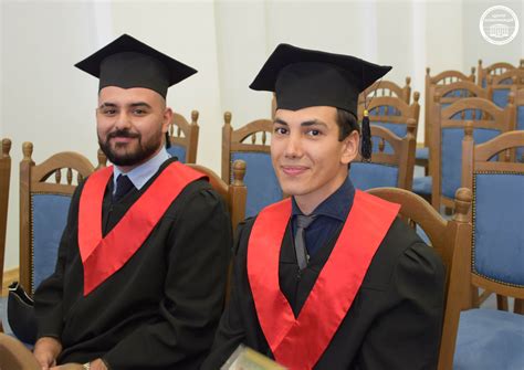 Новини Перший в історії КНУ випуск іноземних студентів медиків