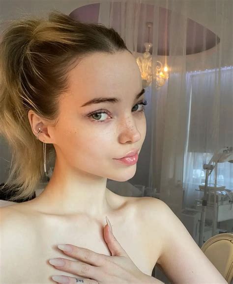 Dove Cameron Scrolller