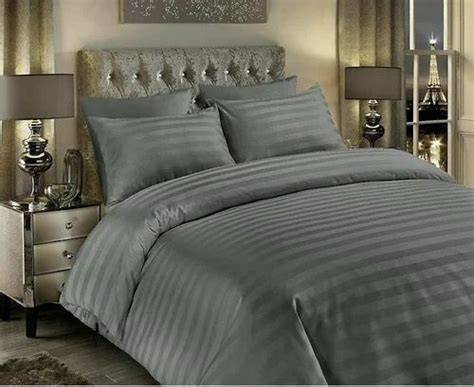 Striped Bed Sheets White And Colour At ₹ 260 Piece होटल के बिस्तर की
