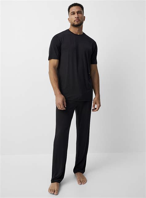 Sleepwear And Leisurewear For Men Simons Canada