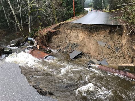 Emergency Declared In District Of Nanaimo Due To Flooding Landslide Bc Globalnews Ca