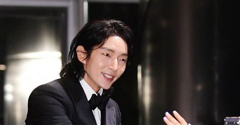 [현장포토] 팬서비스는 대상 이준기 장발의 신사