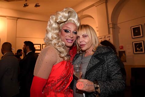 Cirinnà E Spadafora Pizzicati Da Pizzi Ai Rainbow Awards Le Foto