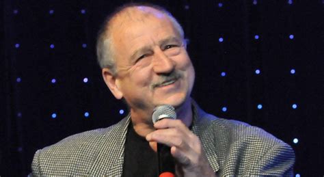 Парламентът отпусна пожизнена пенсия на Павел Попандов