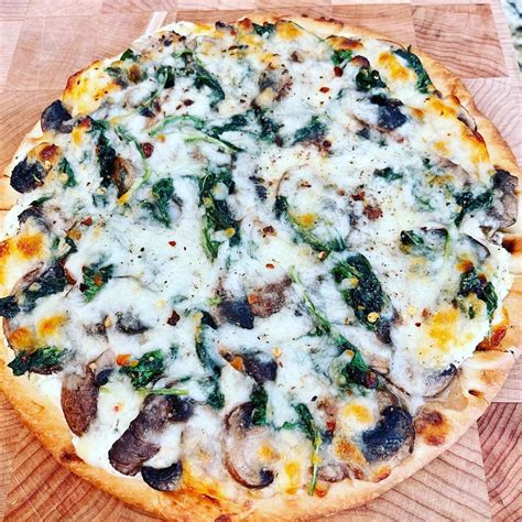 Easy Spinach And Mushroom White Pizza With Ricotta My Eclectic Bites