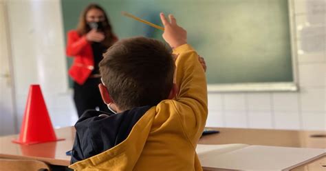 ОКТОМВРИСКАТА ПЛАТА ВО ОБРАЗОВАНИЕТО Е ПОВИСОКА ЗА 5 Платите на наставниците ќе растат до 2028