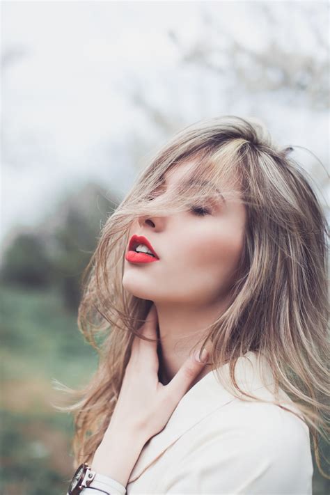 Piekne Kobiety Nago Zdjęcia Pobierz Darmowe Obrazy Wysokiej Jakości