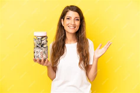 Sentirse Feliz Sorprendido Al Darse Cuenta De Una Solución O Idea Foto Premium