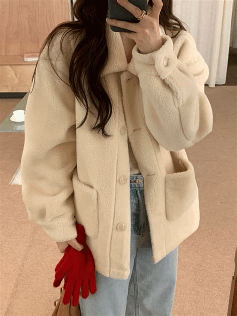 루어스룸 제닝 뽀글이 카라넥 여성 겨울 배색 부클 후리스 단추 무스탕 경량 자켓 코트아이보리 하프코트숏코트울자켓퍼자켓뽀글이자켓뽀글이코트