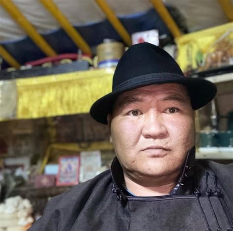 Inews Mn Л Оюун Эрдэнийн огцрох өргөдлийг хүлээж суугаа МАН Бага хурлын 260 гишүүний чихийг