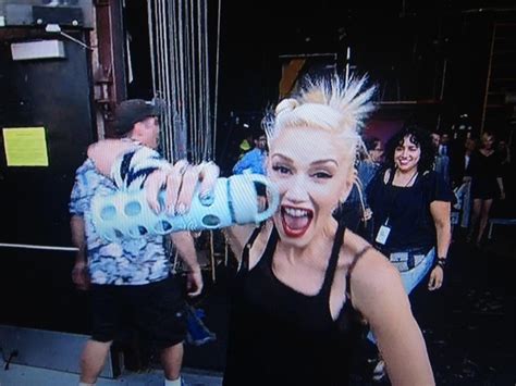 Gwen Stefani Carries A Lifefactory Glass Beverage Bottle Celebrities