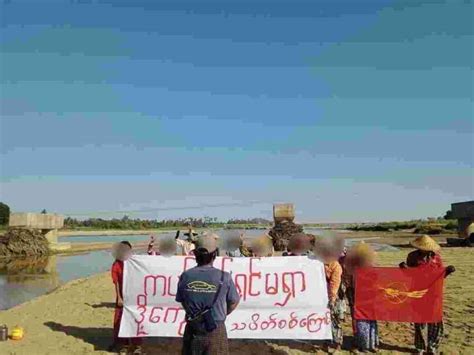 ကယ်တင်ရှင်မရှာ ဒို့ကျေးရွာ သပိတ် စစ်ကြောင်း အကြမ်းဖက် စစ်ကောင်စီ ဖြုတ်ခ