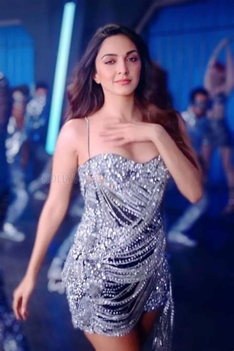 Sexy Kiara Advani Dance In Kyaa Baat Haii Song Photos Kollywood Zone