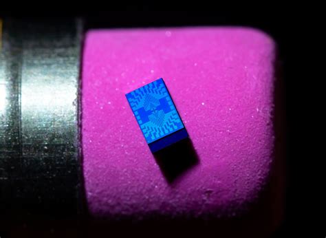 Intel Starts Testing Smallest Spin Qubit Chip For Quantum Computing
